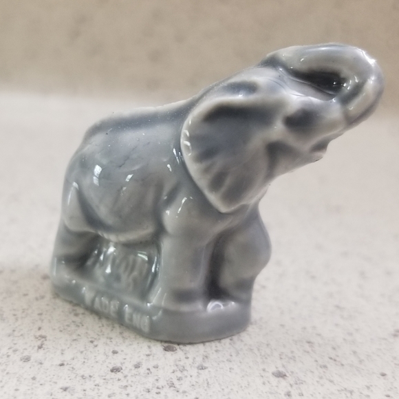 Wade | Art | Wade Whimsies Gray Grey Elephant Red Rose Tea Figurine ...